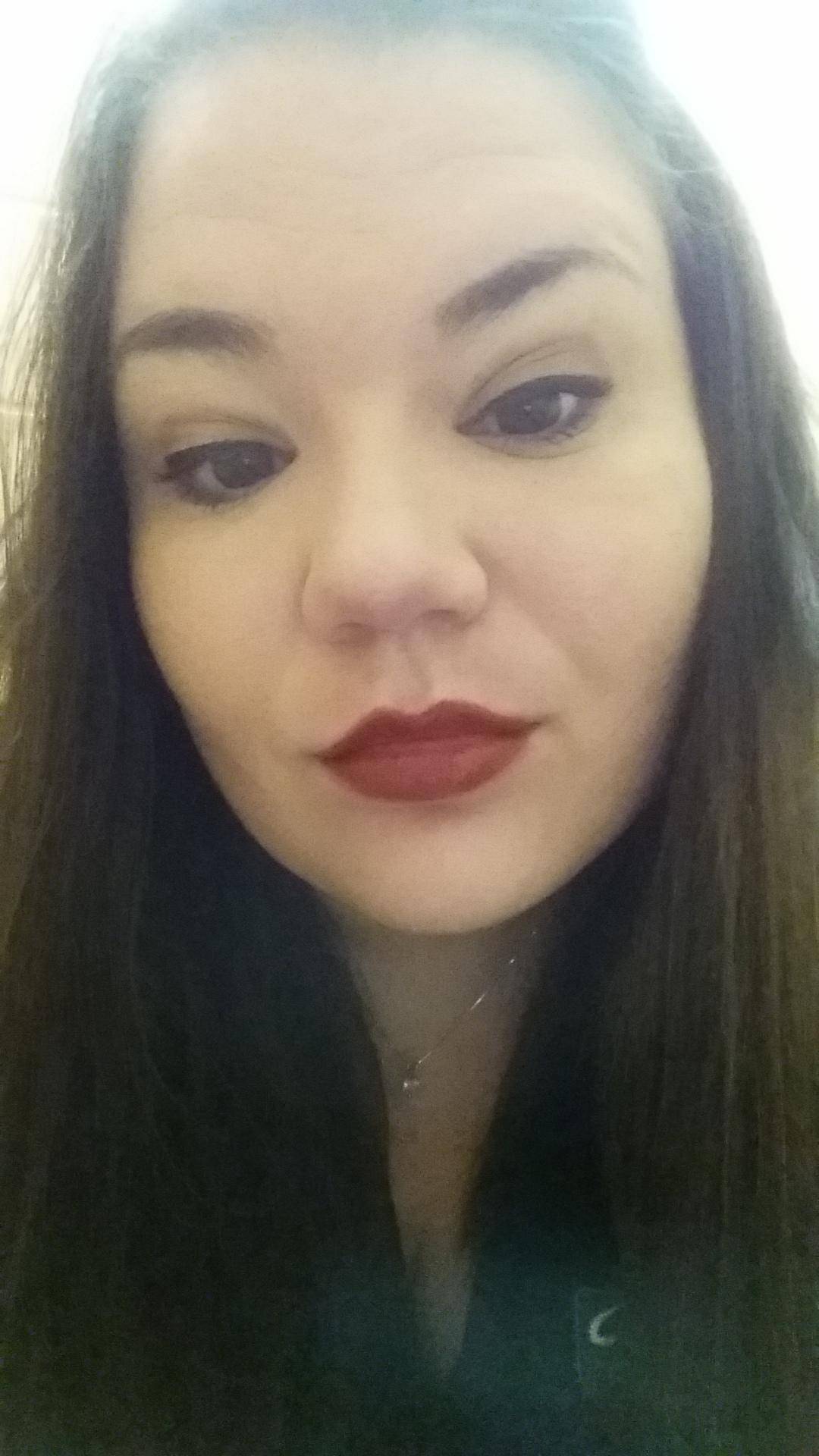 Trying out a new lip color | Scrolller