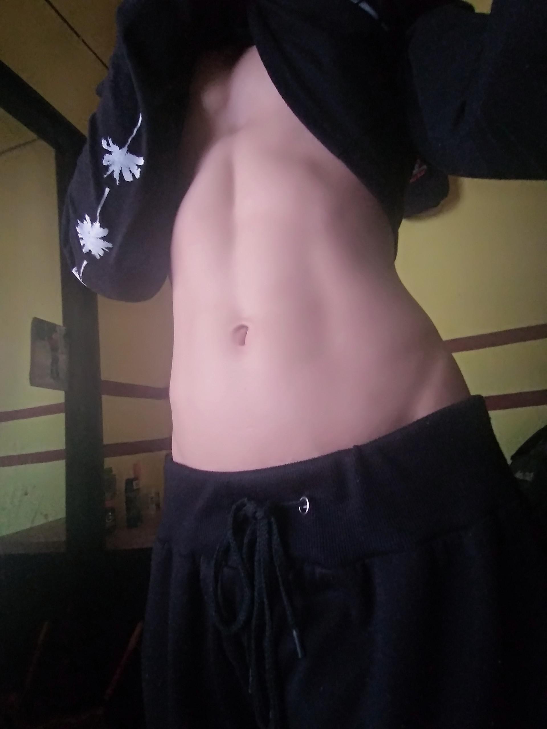 Tummy pic uwu | Scrolller