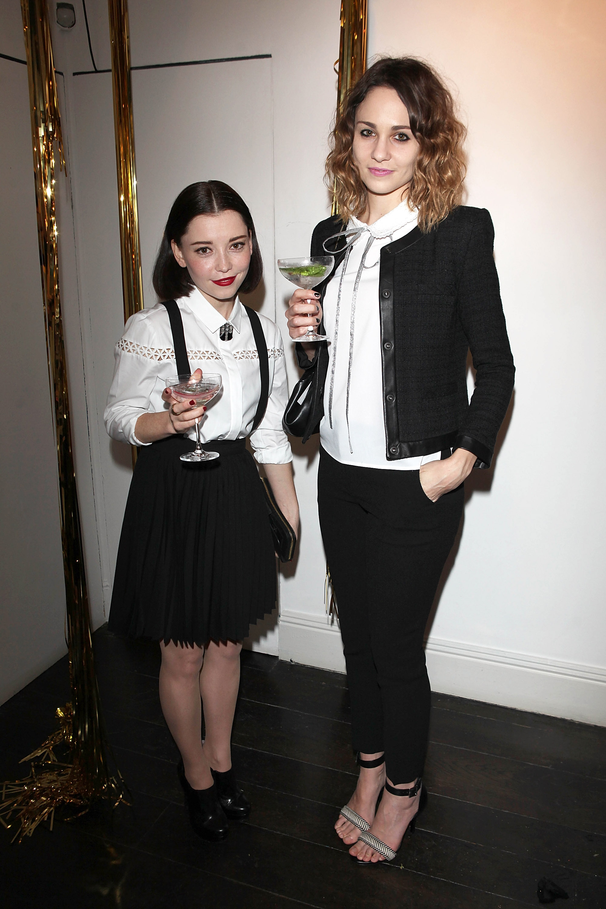 Tuppence Middleton towers over Marama Corlett | Scrolller