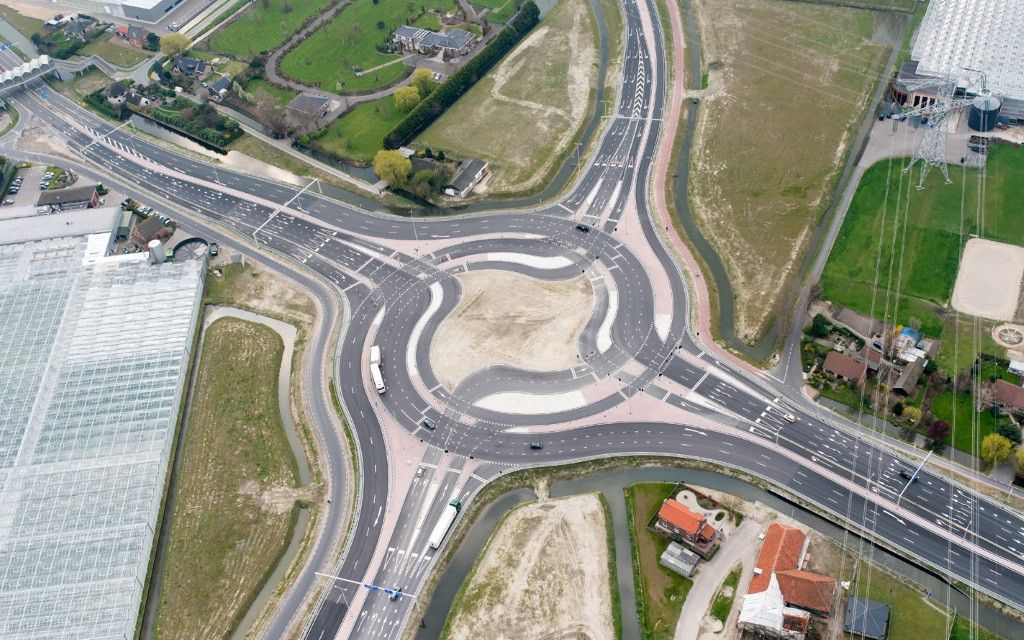 Turbo Roundabout, Naaldwijk, The Netherlands [1024x640] | Scrolller
