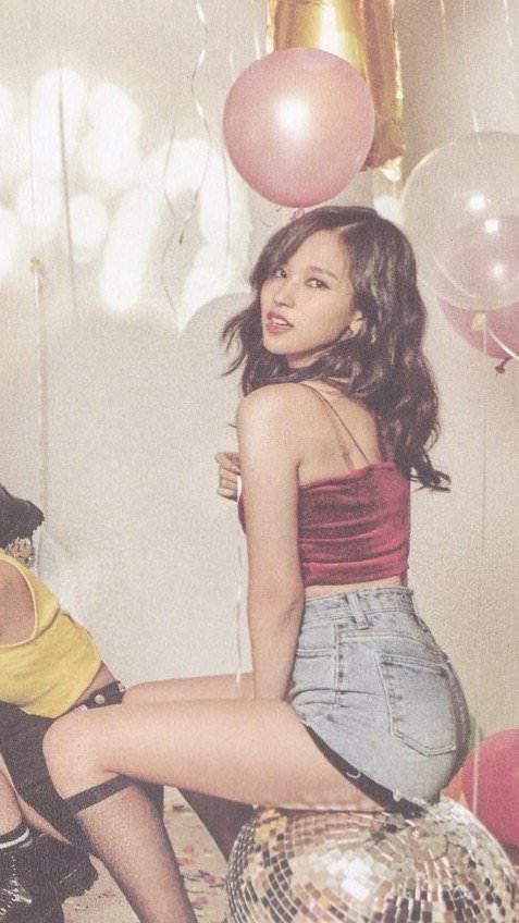 Twice Mina | Scrolller