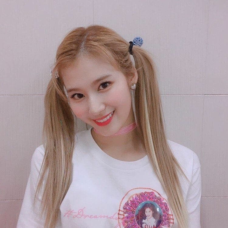 TWICE Minatozaki Sana | Scrolller