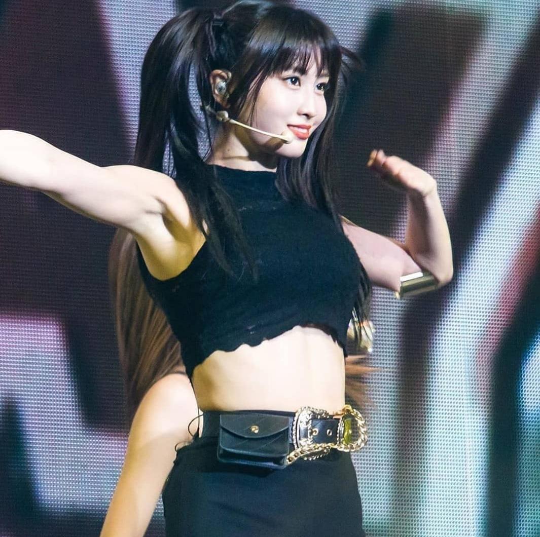 TWICE - Momo | Scrolller