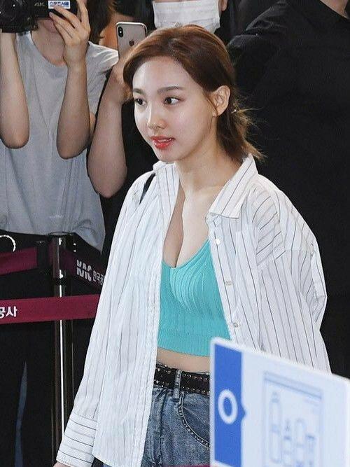 Twice - Nayeon | Scrolller