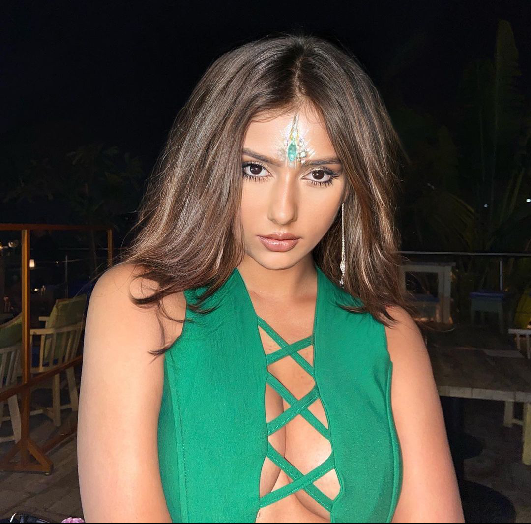 Twinkle Meena likes to expose her bust | Scrolller