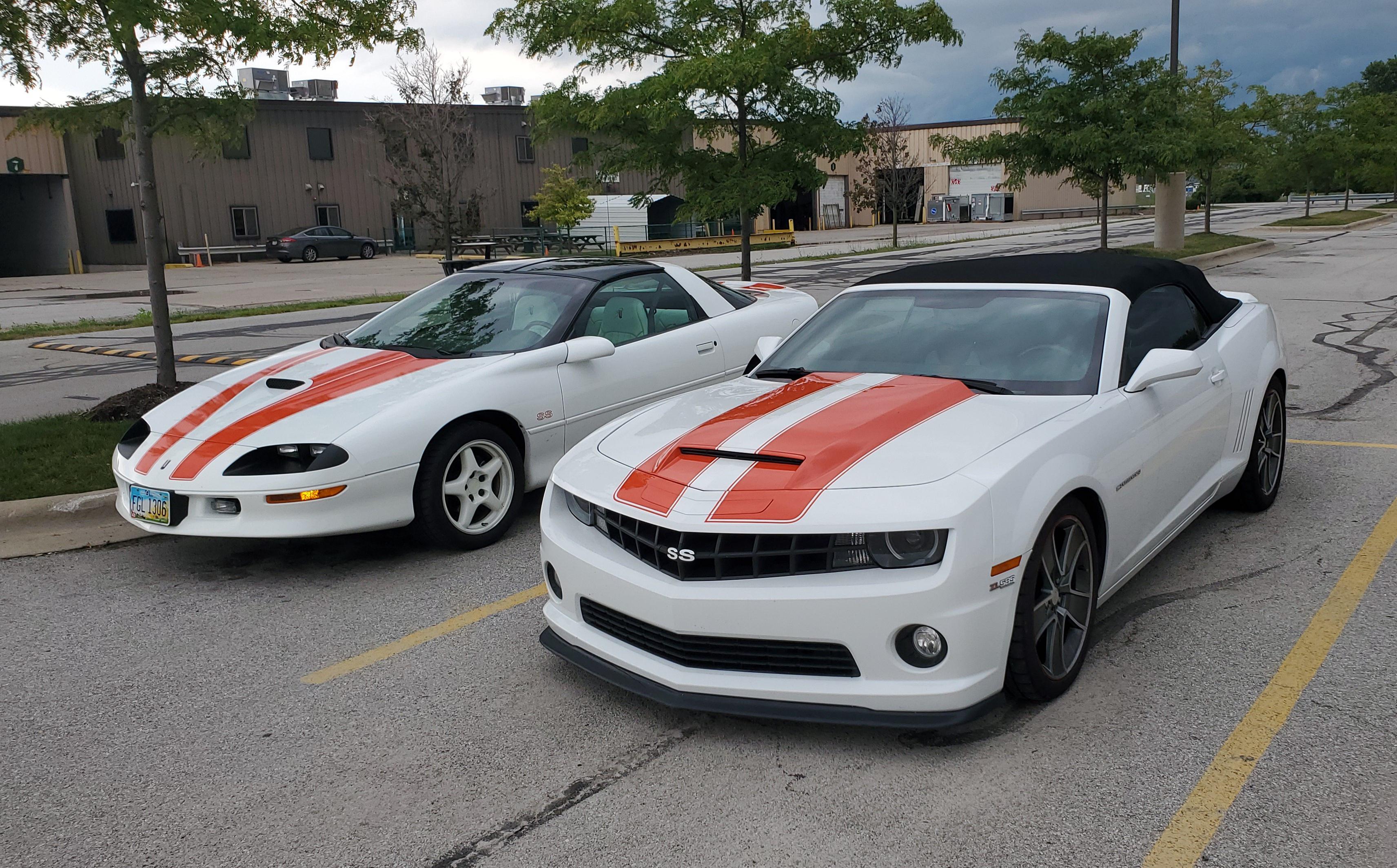 Twins from different generations | Scrolller