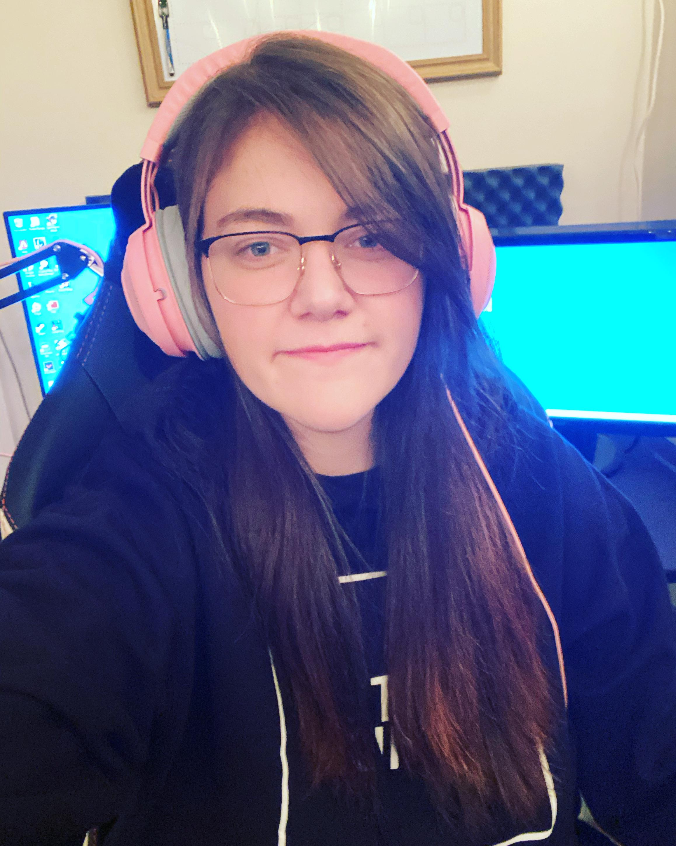 twitch.tv/lini13 Gonna be playing some games! Maybe some twitch sings. Come say hi. | Scrolller