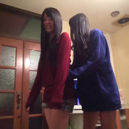 Two Japanese girls quick humping in rhythm | Scrolller