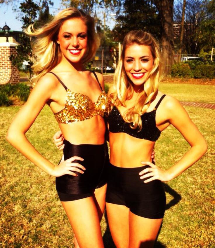 Two sparkling blondes | Scrolller