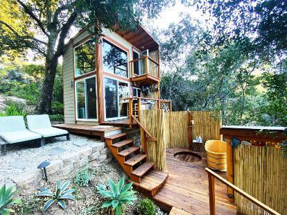 Two Storey Gorgeous Tiny House | Scrolller
