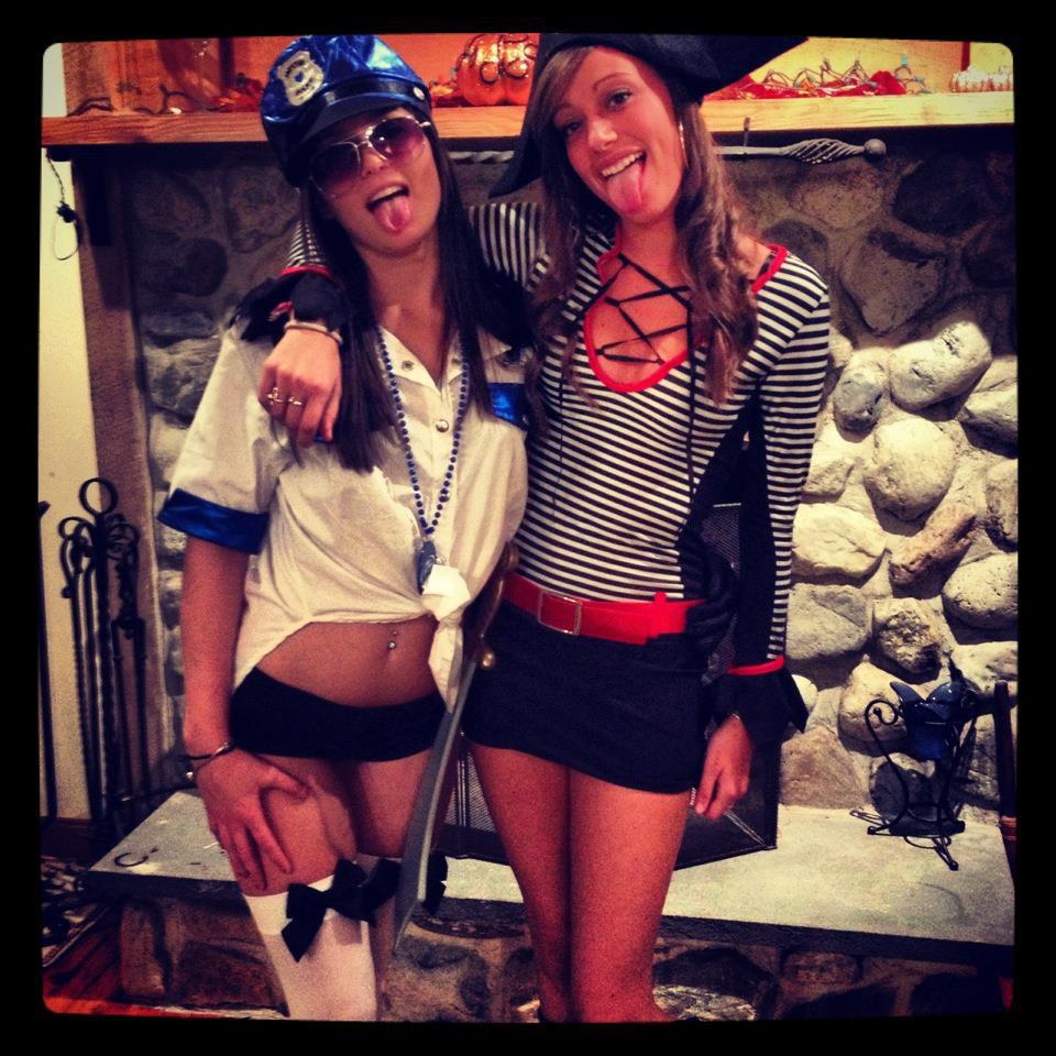 Two tongues out | Scrolller