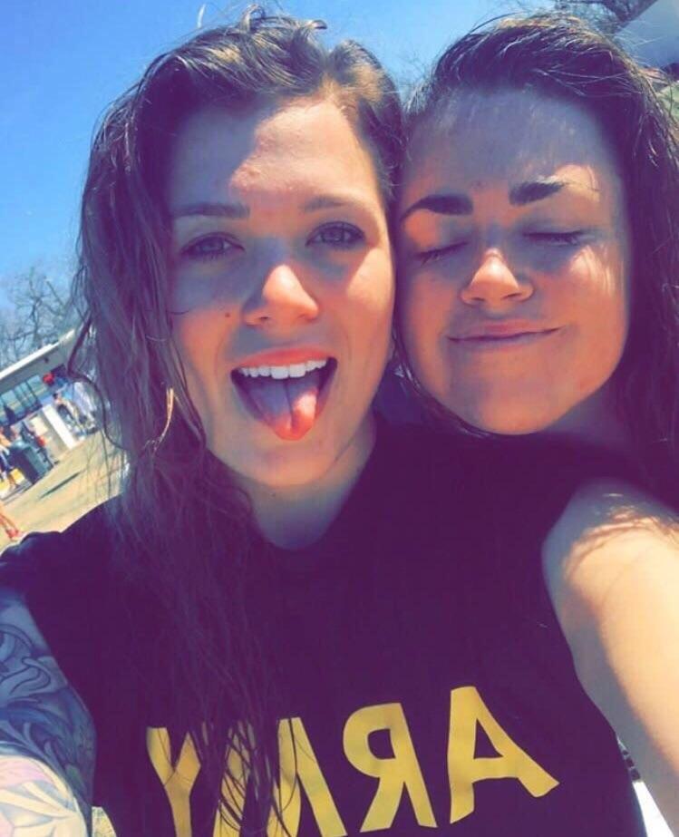 Two types of girls | Scrolller