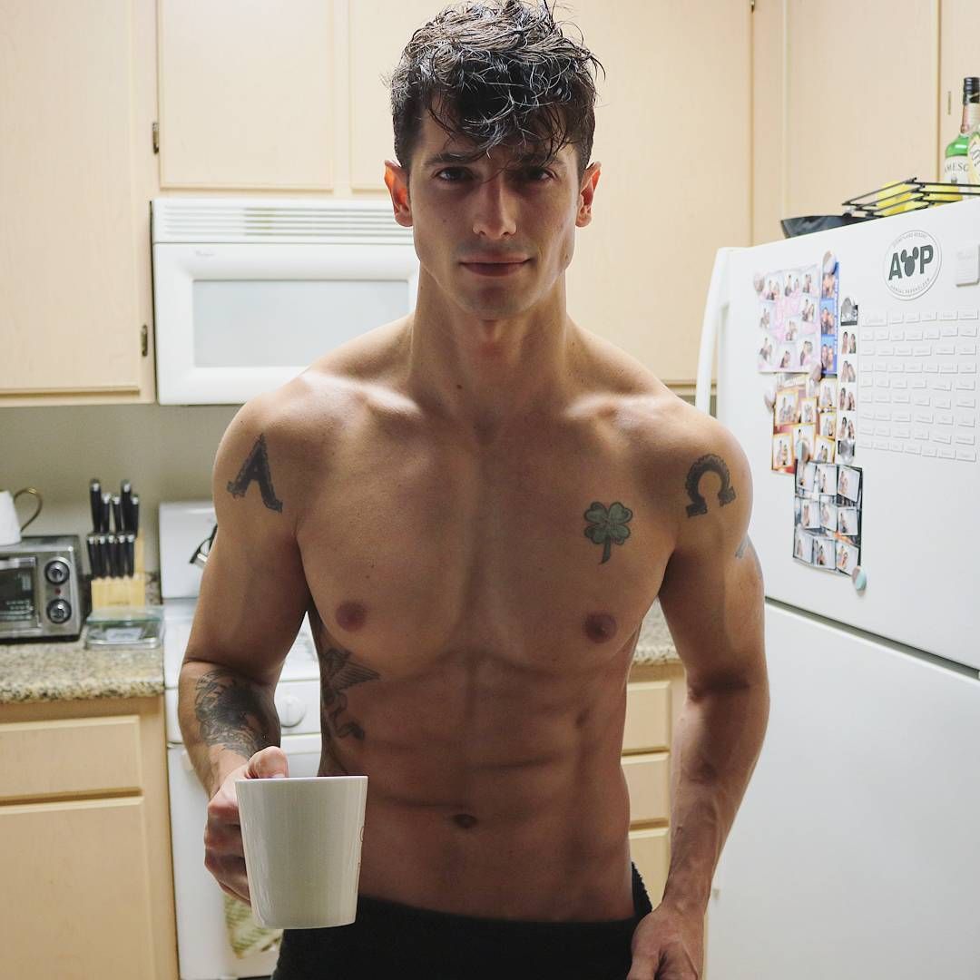 Tyler James | Scrolller