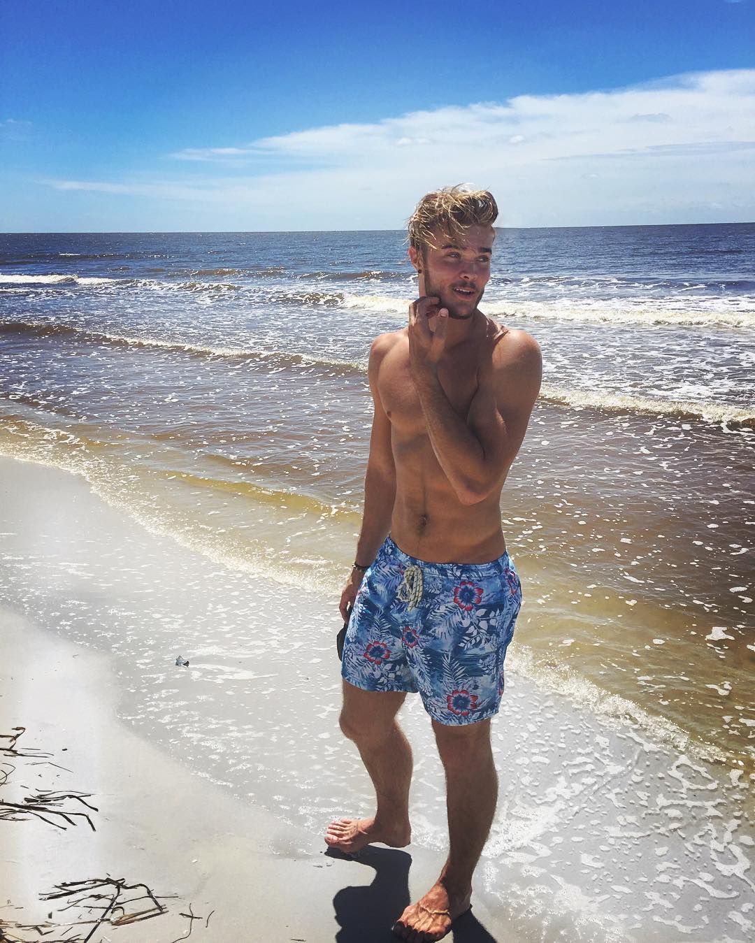 Tyler Roberge - Canadian Diver | Scrolller