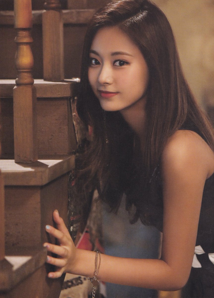 Tzuyu | Scrolller