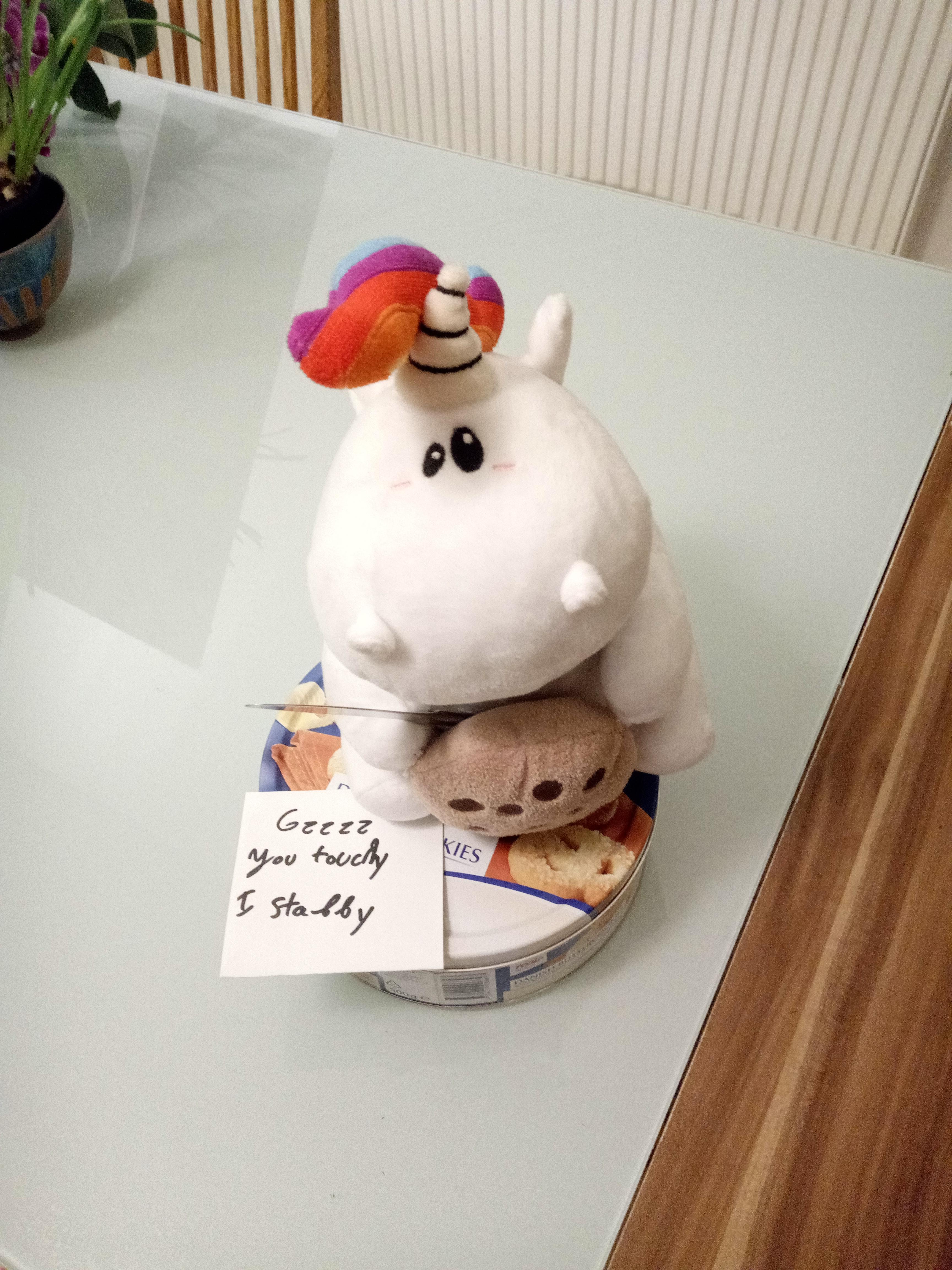 U touchy, I stabby! | Scrolller