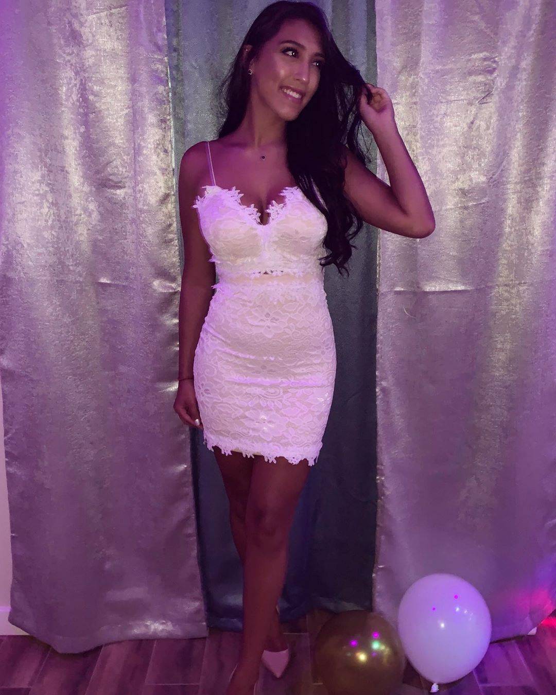 UA flight attendant on day off | Scrolller