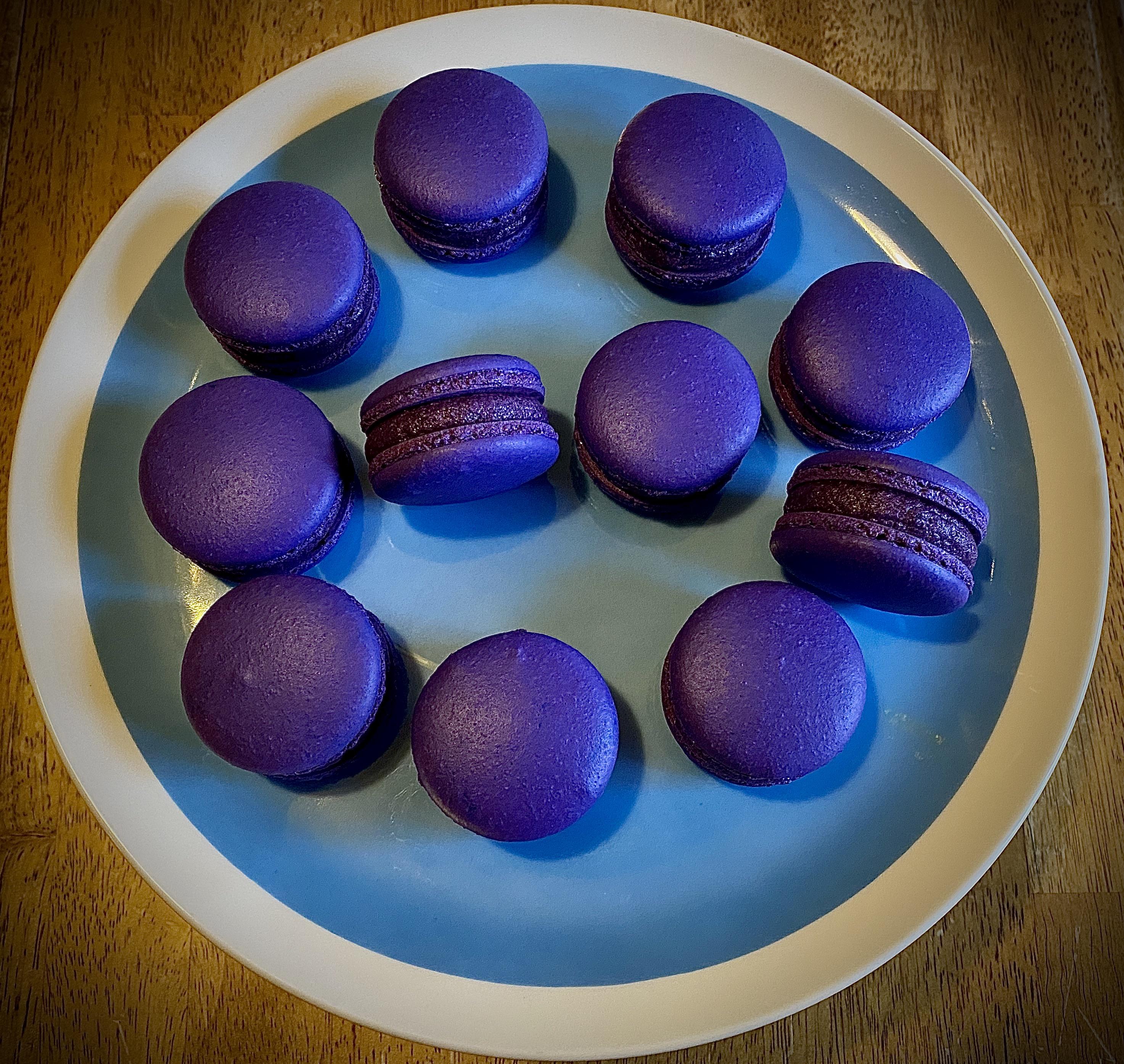 Ube macarons with ube buttercream 😋 | Scrolller
