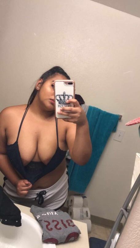 Una amiga de mi novia | Scrolller