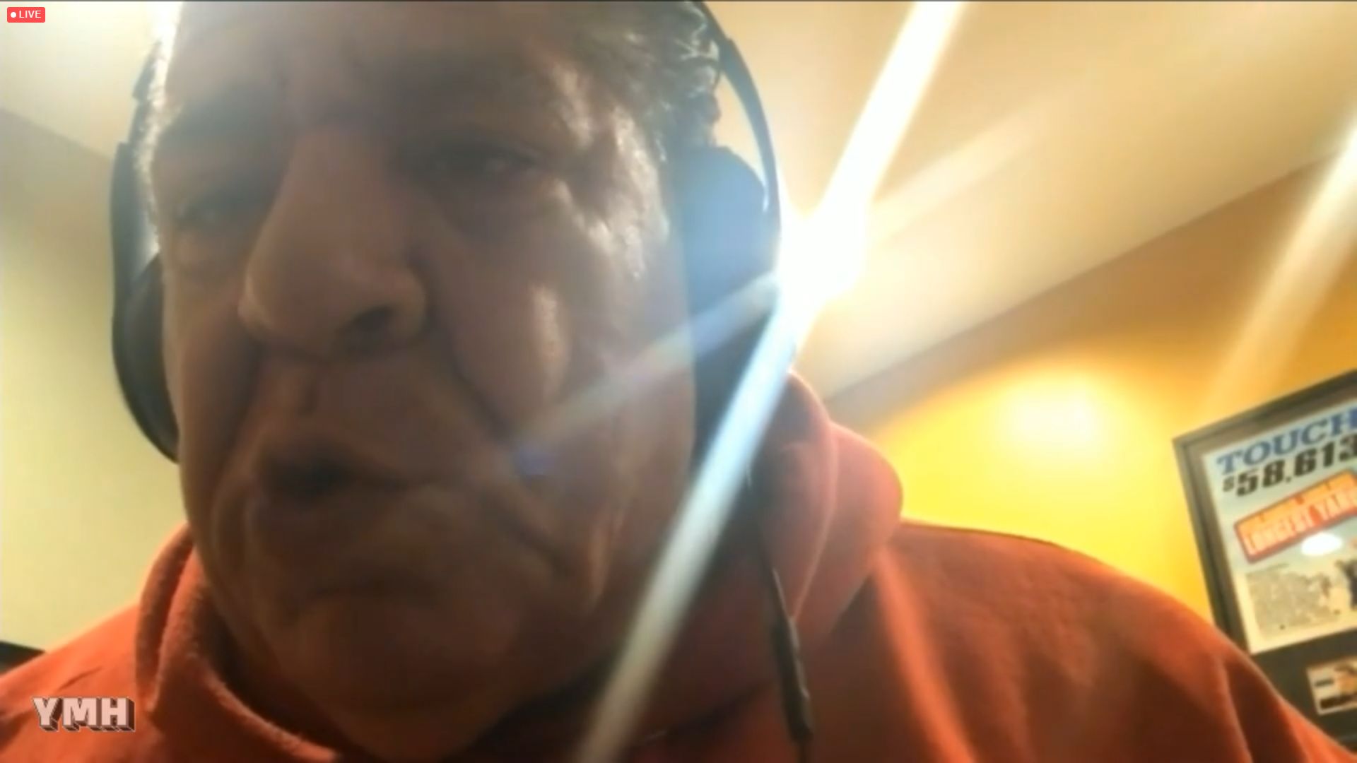 Uncle Joey's lighting is Tip Top Magoo at Your Mom's House Live | Scrolller