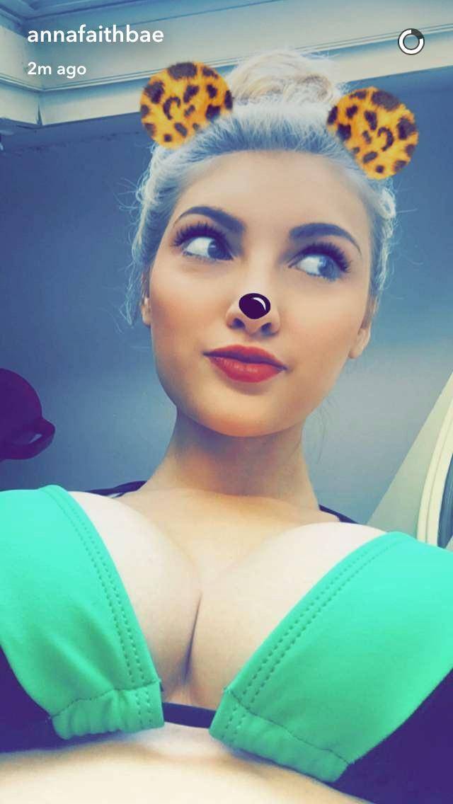 Under shot | Scrolller