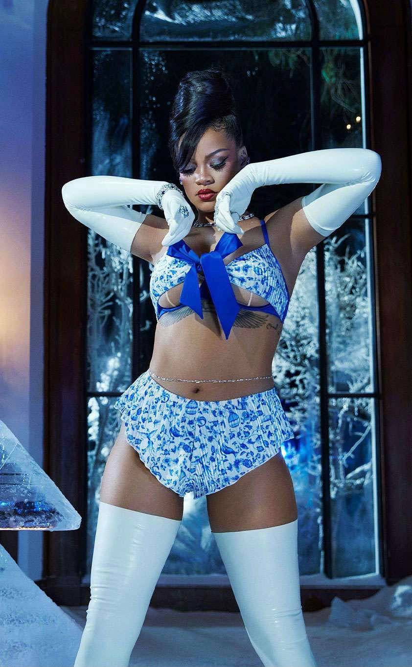 Underboob | Scrolller