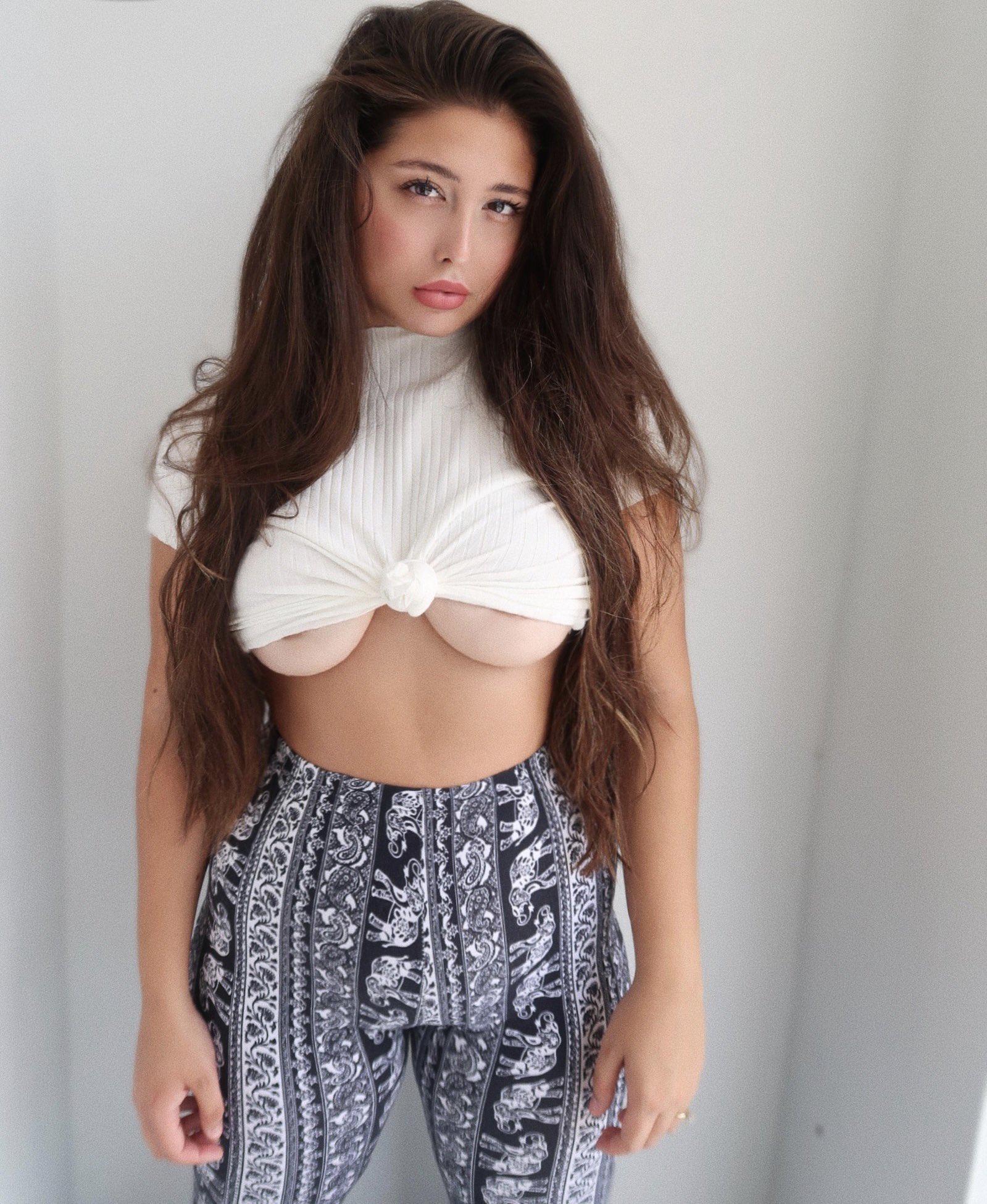 Underboob | Scrolller