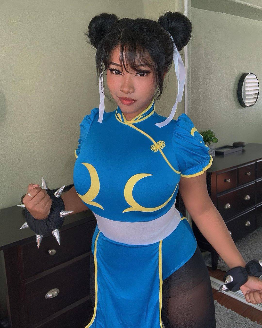 uniquesora as Chun-Li | Scrolller