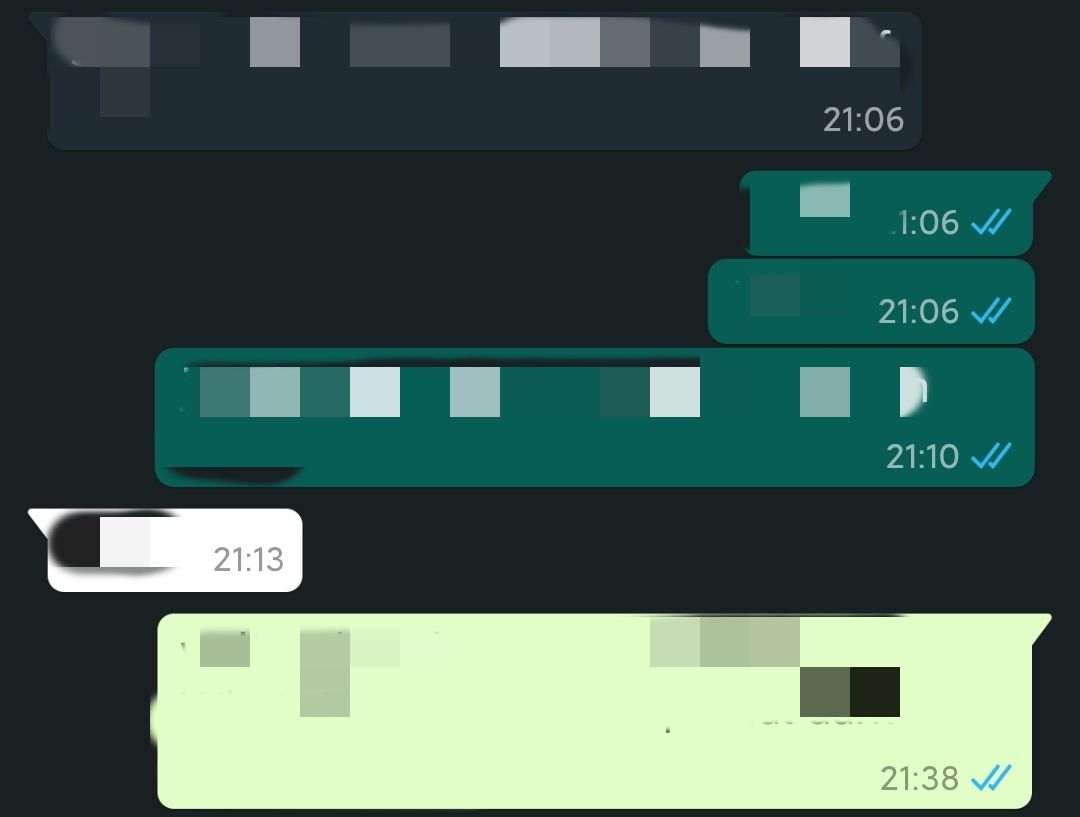 Unmodified WhatsApp beta v2.19.309 dark mode glitch | Scrolller
