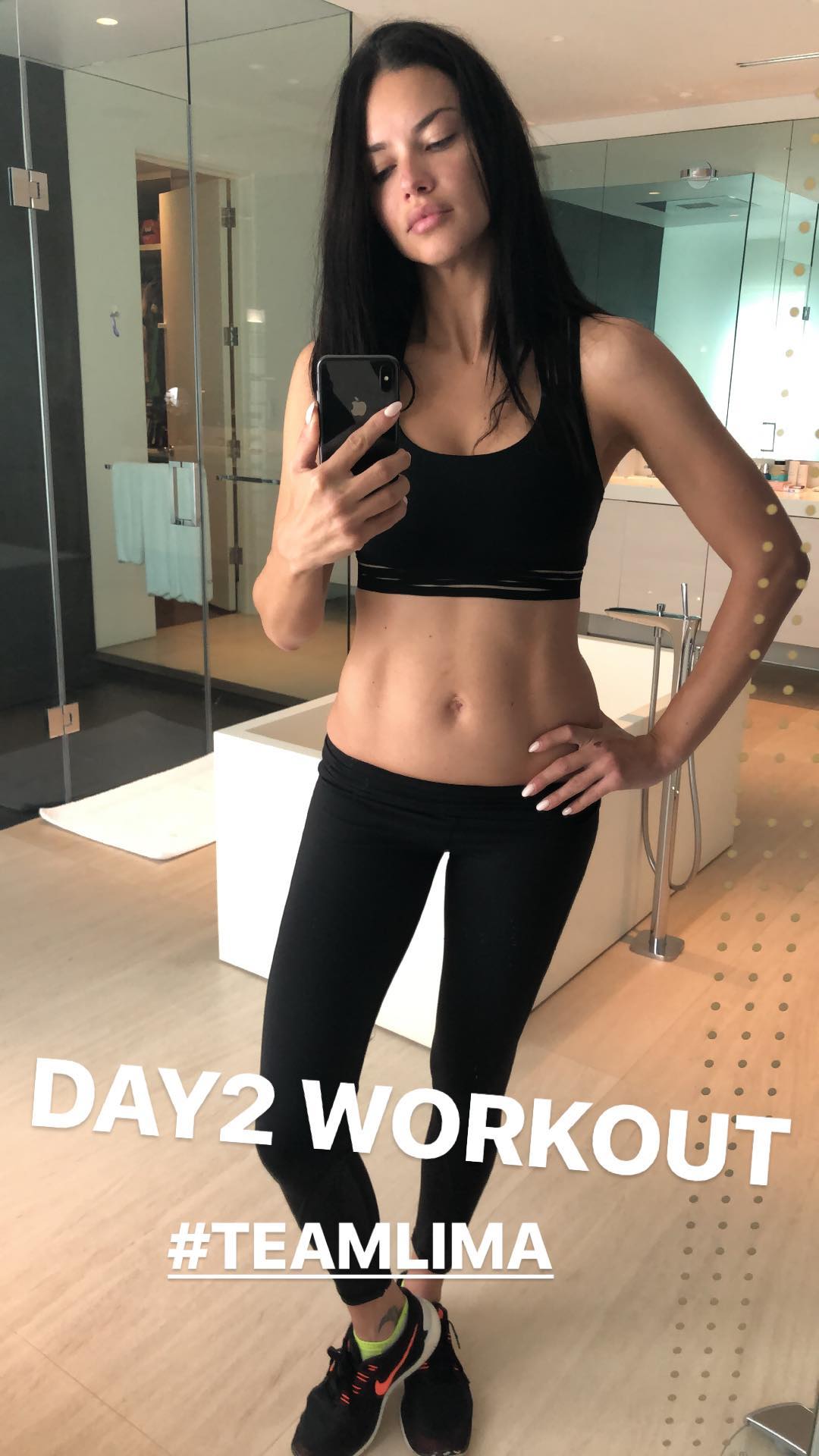 Unreal abdomen for a 36 years old. | Scrolller