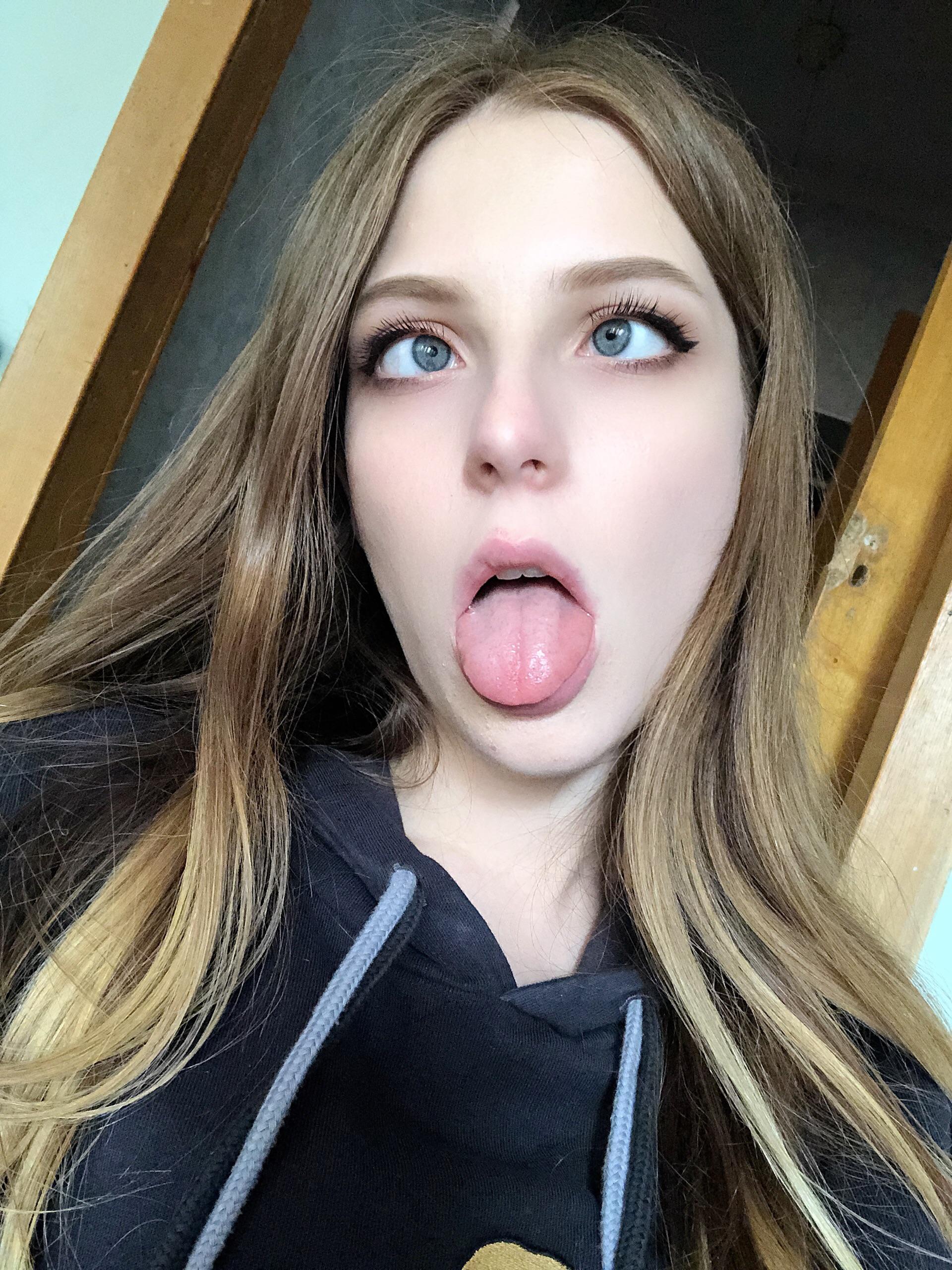 🥰🥰 | Scrolller