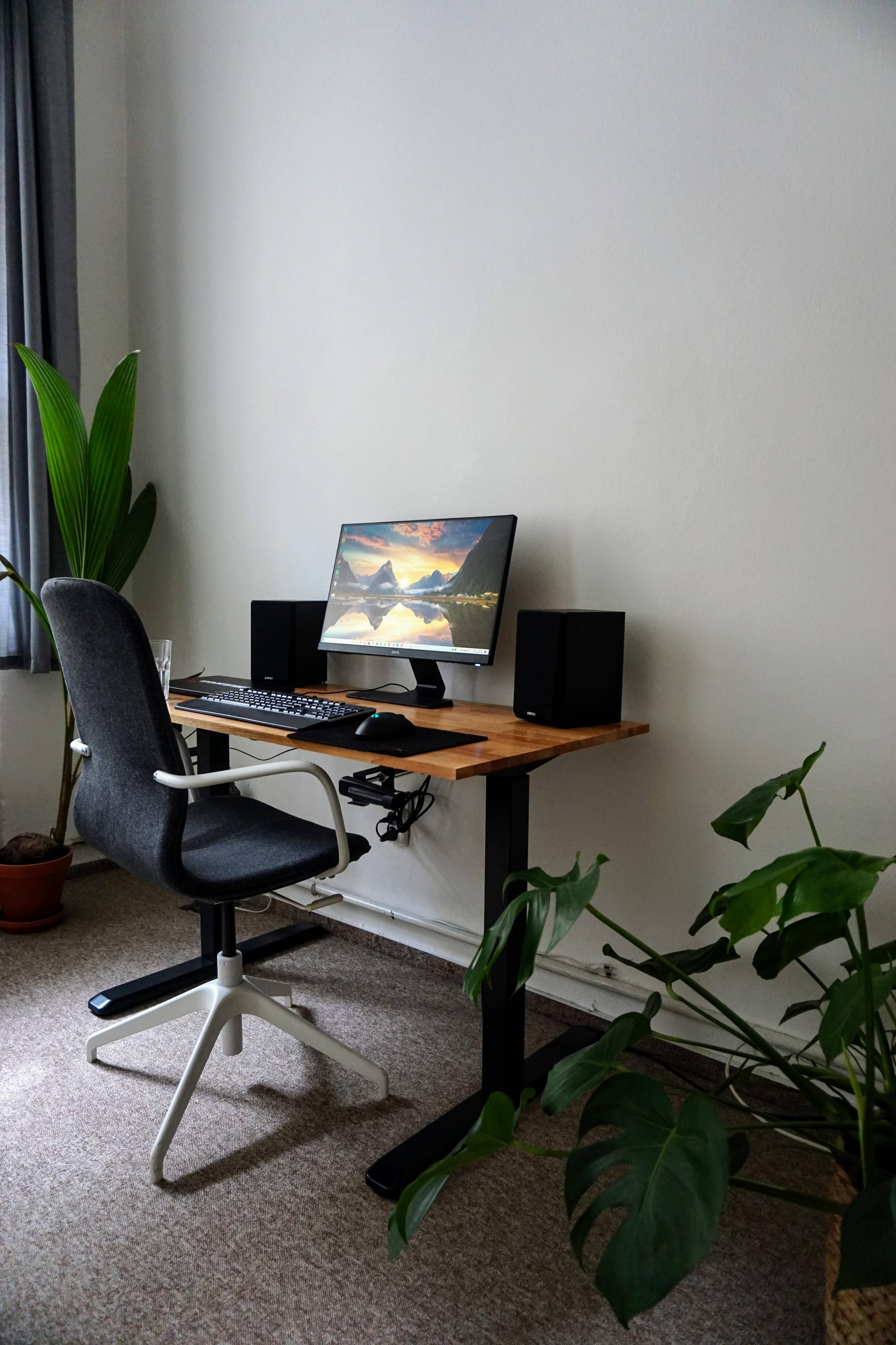 Updated my WFH setup with a custom standing desk | Scrolller