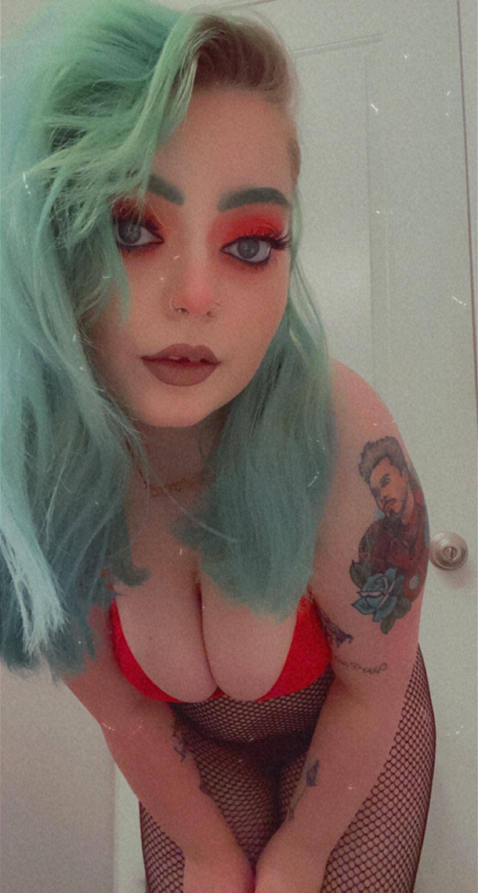 ur fav goth thot 🖤 | Scrolller