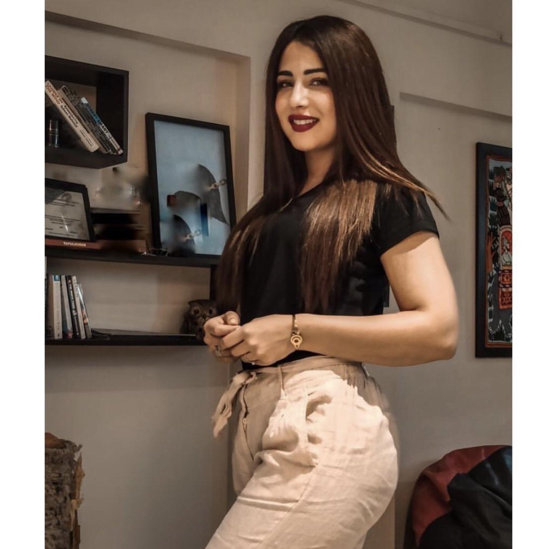 Ushna shah 🍑 | Scrolller