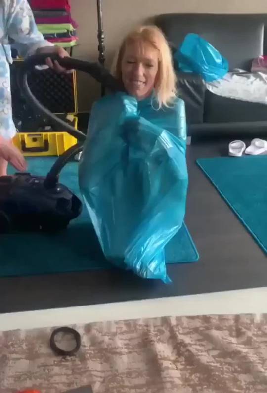 Vacuum sealed | Scrolller