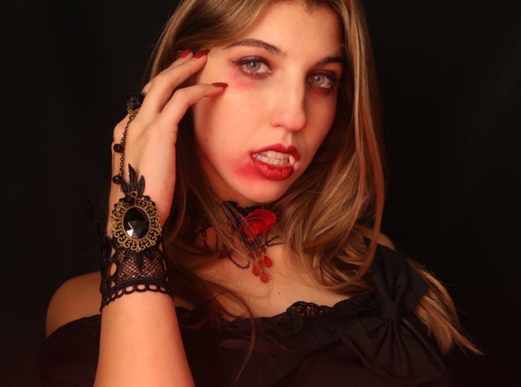 Vampire Frivvi | Scrolller