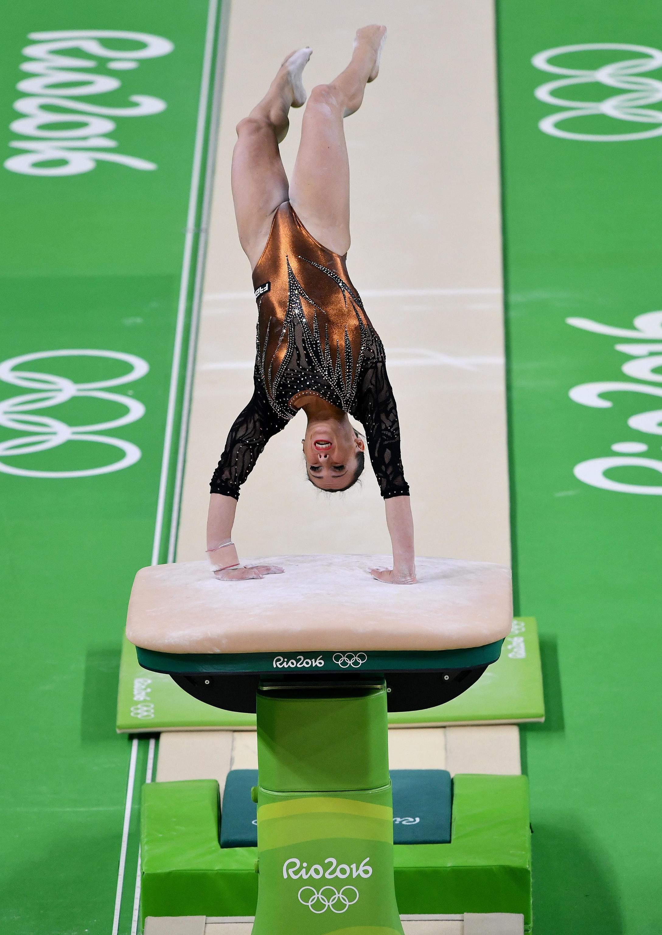 Italian gymnast Vanessa Ferrari | Scrolller