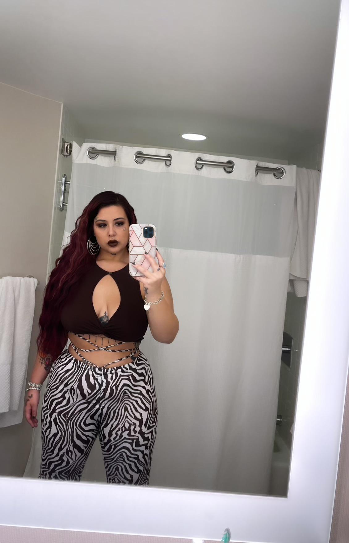 Vegan thick ! with a crazy waist ! 🖤 rare | Scrolller