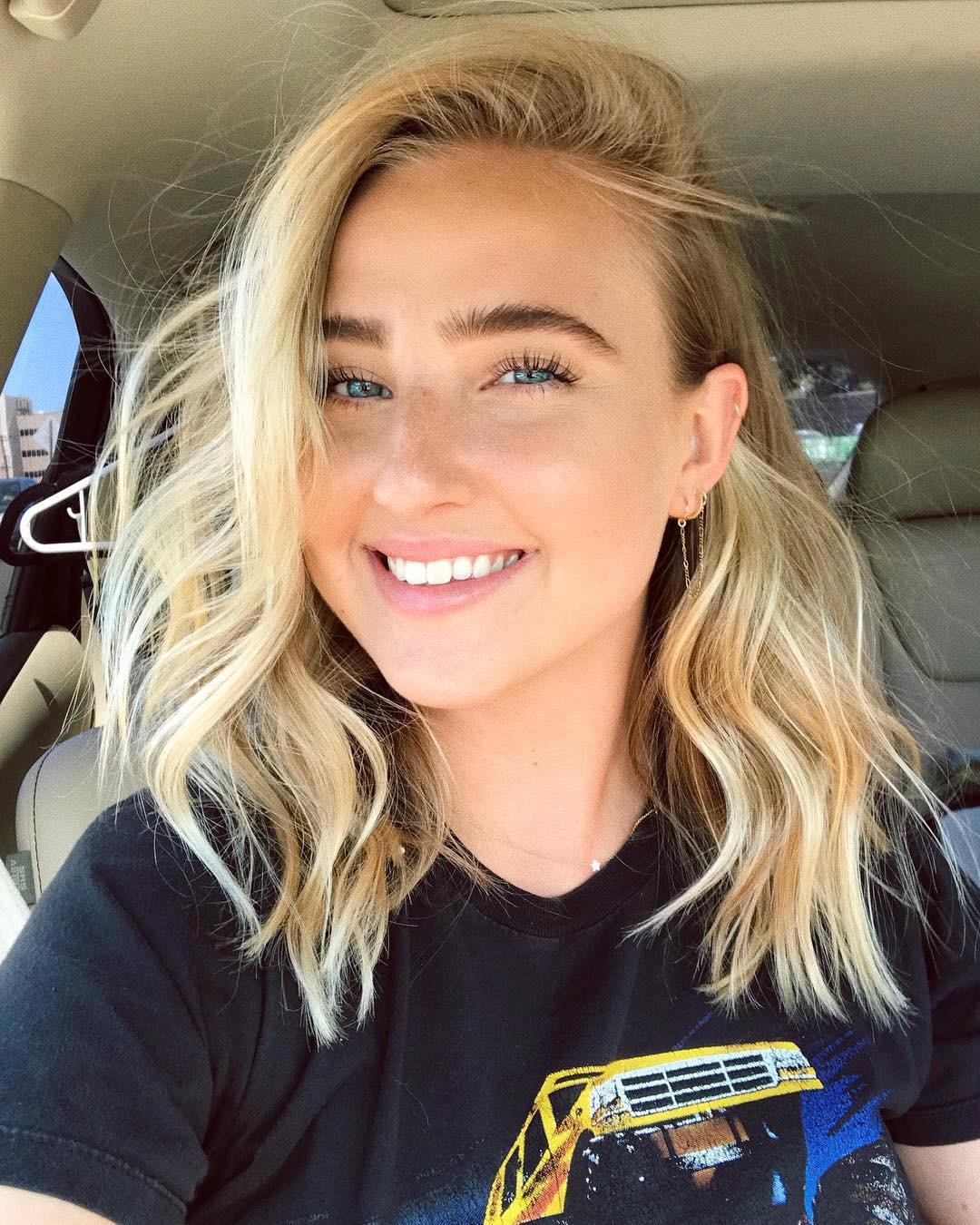 Veronica Dunne | Scrolller