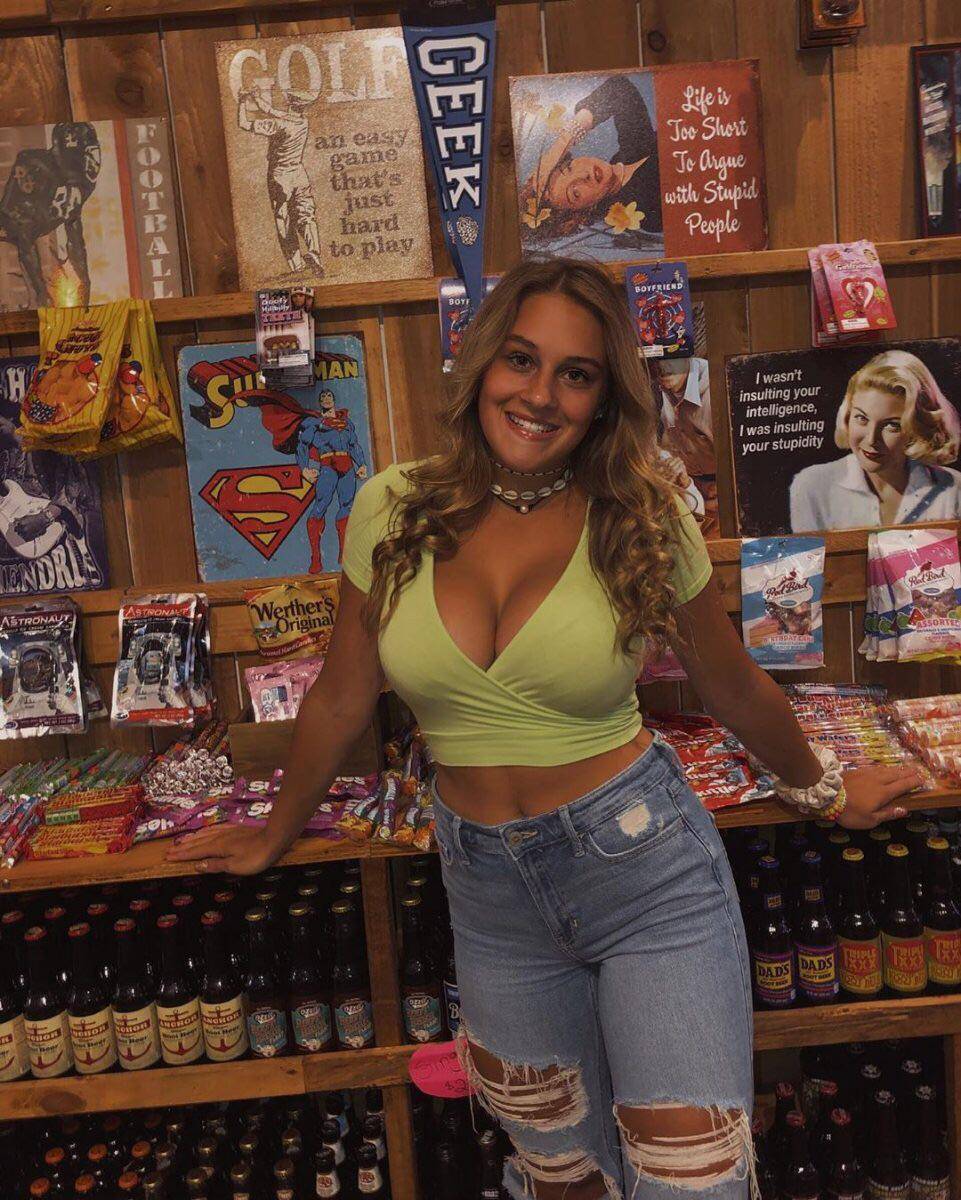 General Store | Scrolller