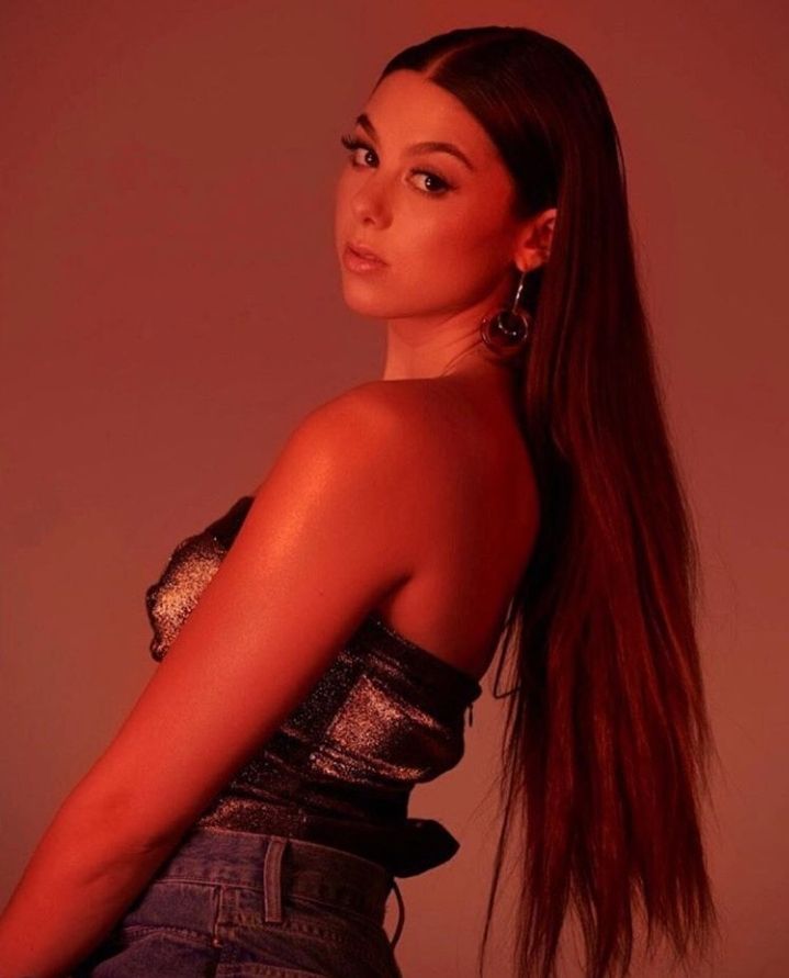 Vinyl outtake | Scrolller