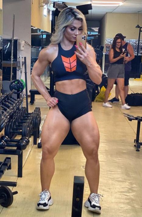 Vivi Winkler | Scrolller