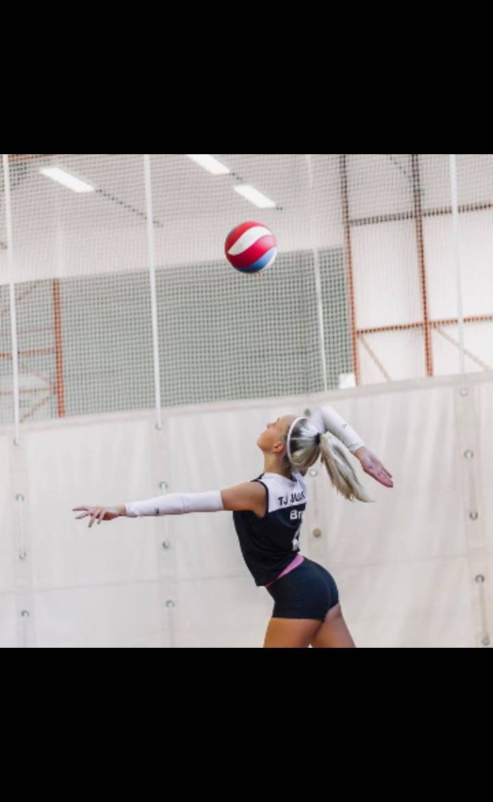 Volleyball Booty | Scrolller
