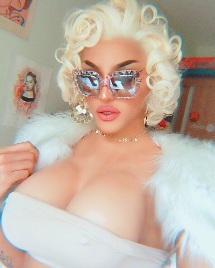 Voluptuous | Scrolller