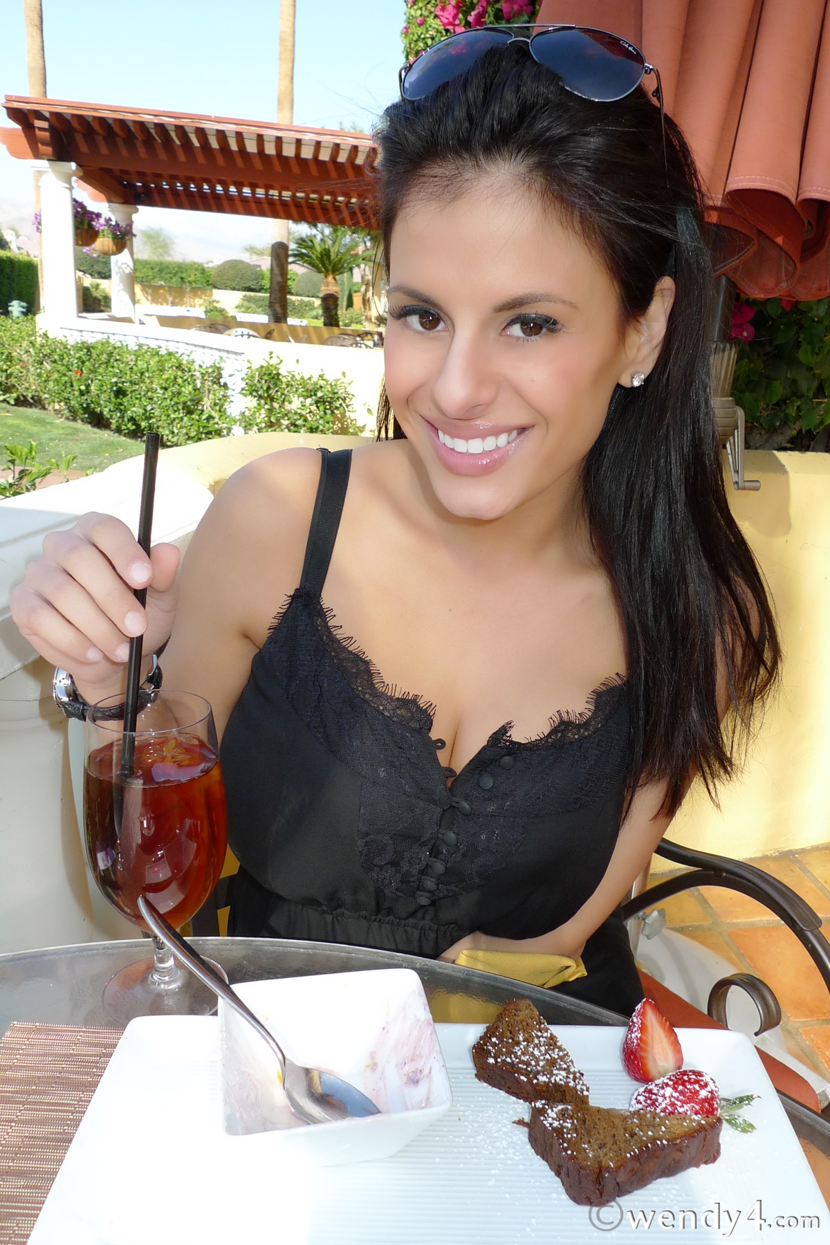 W4_Candids_201105_62_breakfast | Scrolller