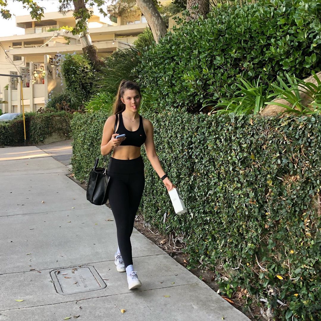 Walking 1 | Scrolller