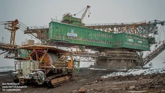 Walking bucket chain excavator | Scrolller