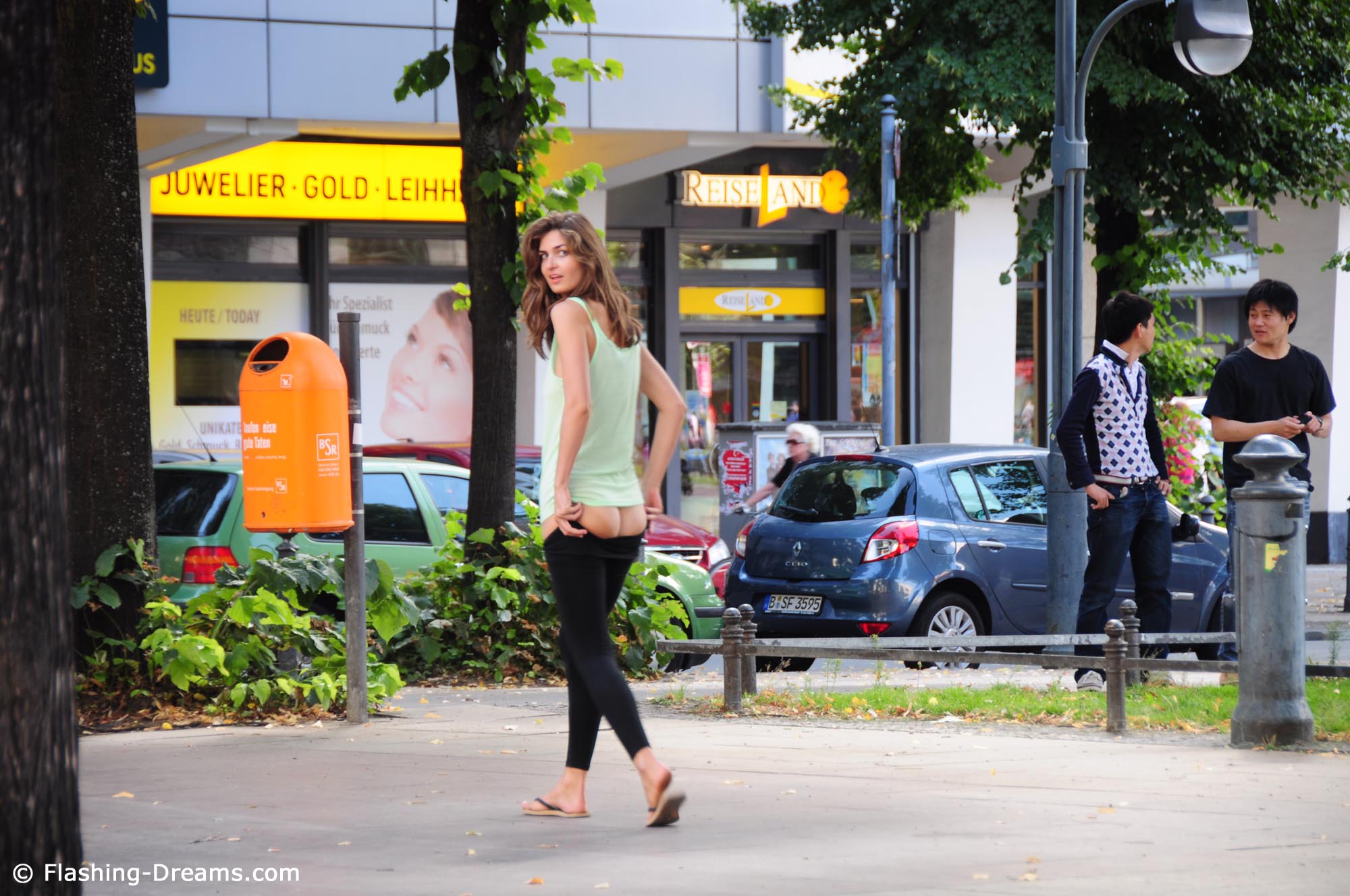 Walking while mooning | Scrolller