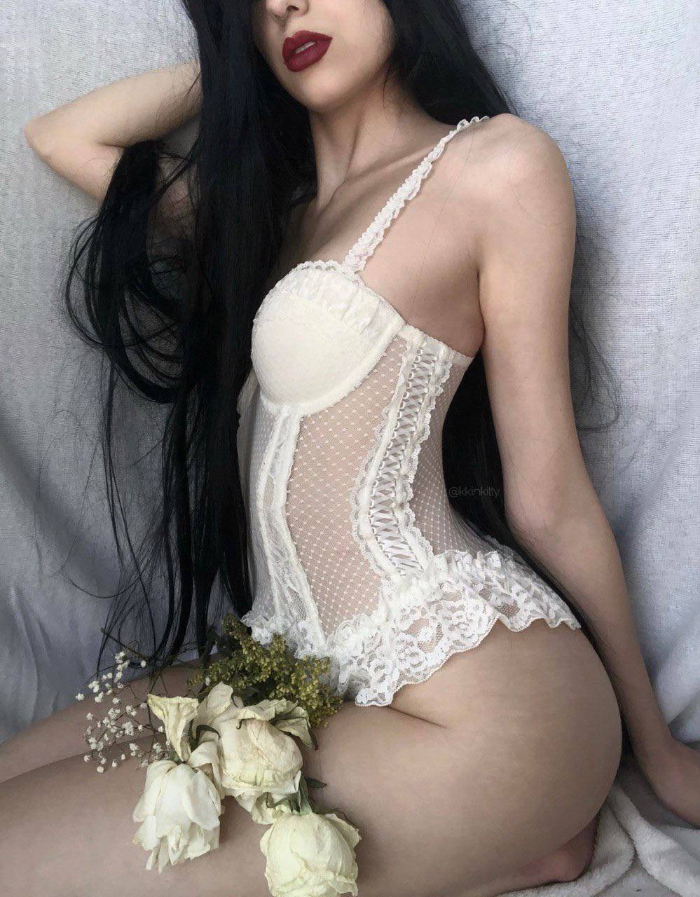 Wanna breed the horny flower girl? | Scrolller