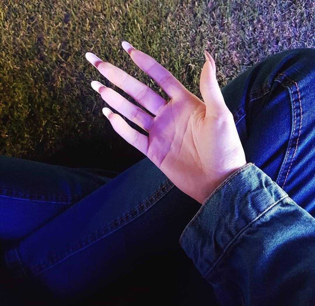 Wanna have your balls scratched by these claws? | Scrolller